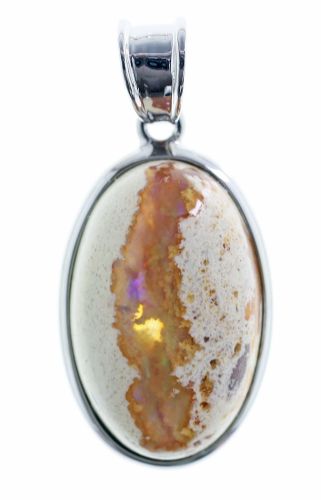 Emil Weis Opals KG - Ovaler Feueropal-Matrix in poliertem Sterlingsilber-Anhänger